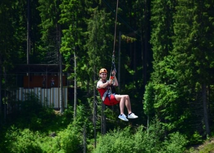 7 Spot Bungee Jumping Terbaik di Indonesia yang Wajib Dikunjungi