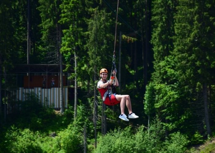 7 Spot Bungee Jumping Terbaik di Indonesia yang Wajib Dikunjungi