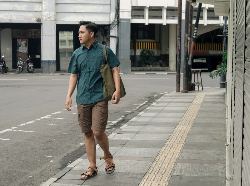 10 Inspirasi Outfit Natal Kekinian Untuk Pria dan Wanita