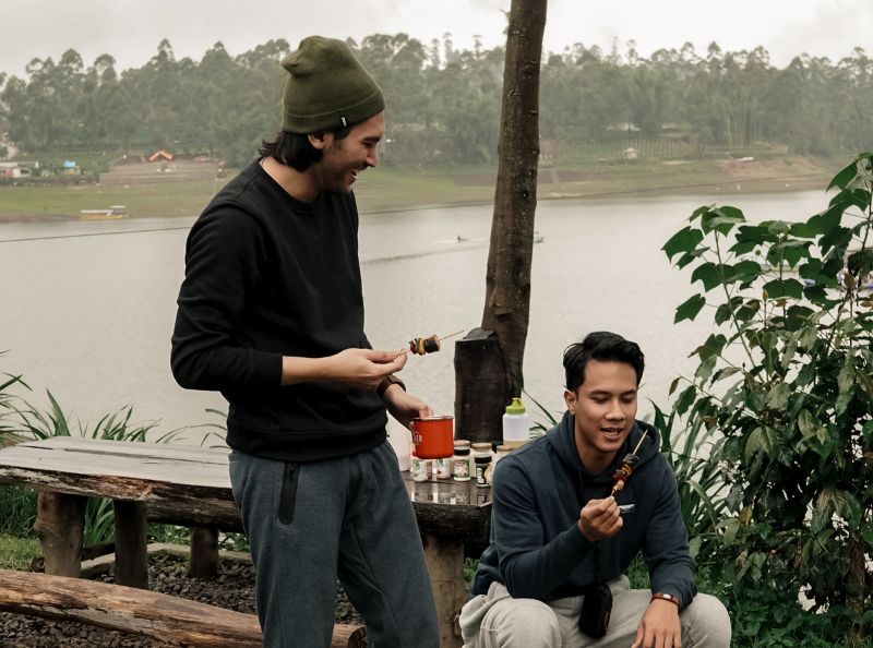 6 Rekomendasi Hoodie Hitam dari EIGER - Blog