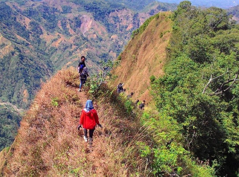 12 Rekomendasi Gunung di Semarang & Info Jalur Pendakian