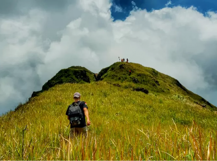 12 Rekomendasi Gunung di Semarang & Info Jalur Pendakian