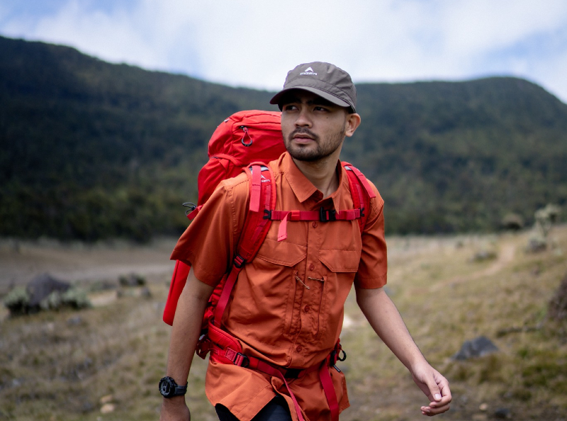 10 Rekomendasi Topi Naik Gunung yang Nyaman dan Anti Panas