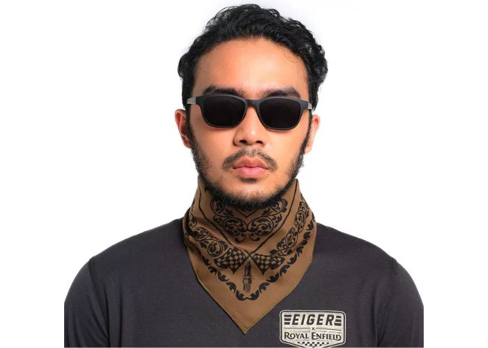 Style Bandana Pria Saat Riding, Cek Rekomendasi Terbaiknya!