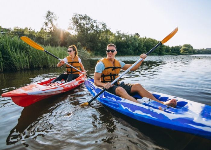 Cara Melakukan Kayaking untuk Pemula, Perhatikan Tipsnya!