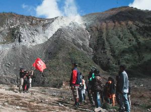 Jalur Pendakian Gunung Talang, Keindahan & Fakta Menarik!