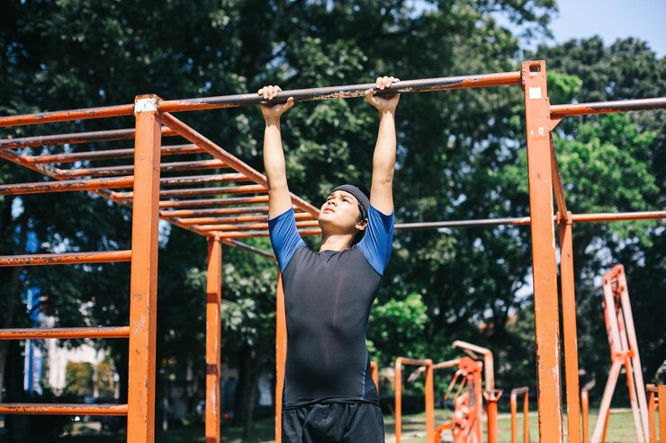 Kalistenik vs Gym: Mana yang Lebih Baik untuk Pemula?