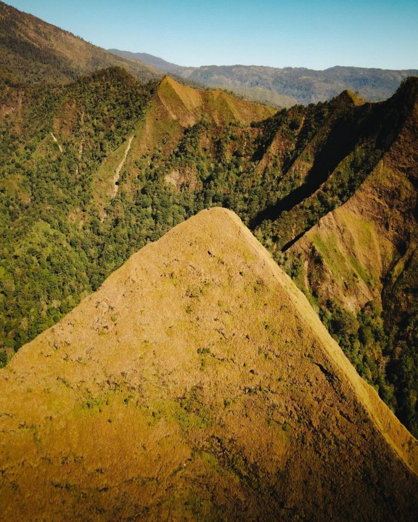Mengenal Gunung Piramid: Lokasi, Jalur & Daya Tariknya