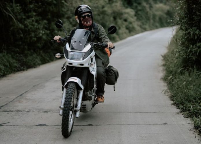 Tekanan Angin pada Ban Motor dan Cara Mengeceknya