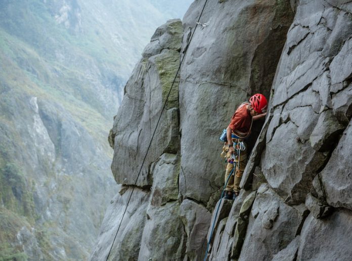 Apa Itu Belaying? Ini Cara Kerja dan Tips Melakukannya
